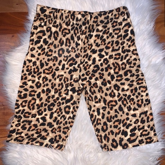 Zenana Outfitters | Shorts | New Brown Tan Leopard Animal Print Biker ...